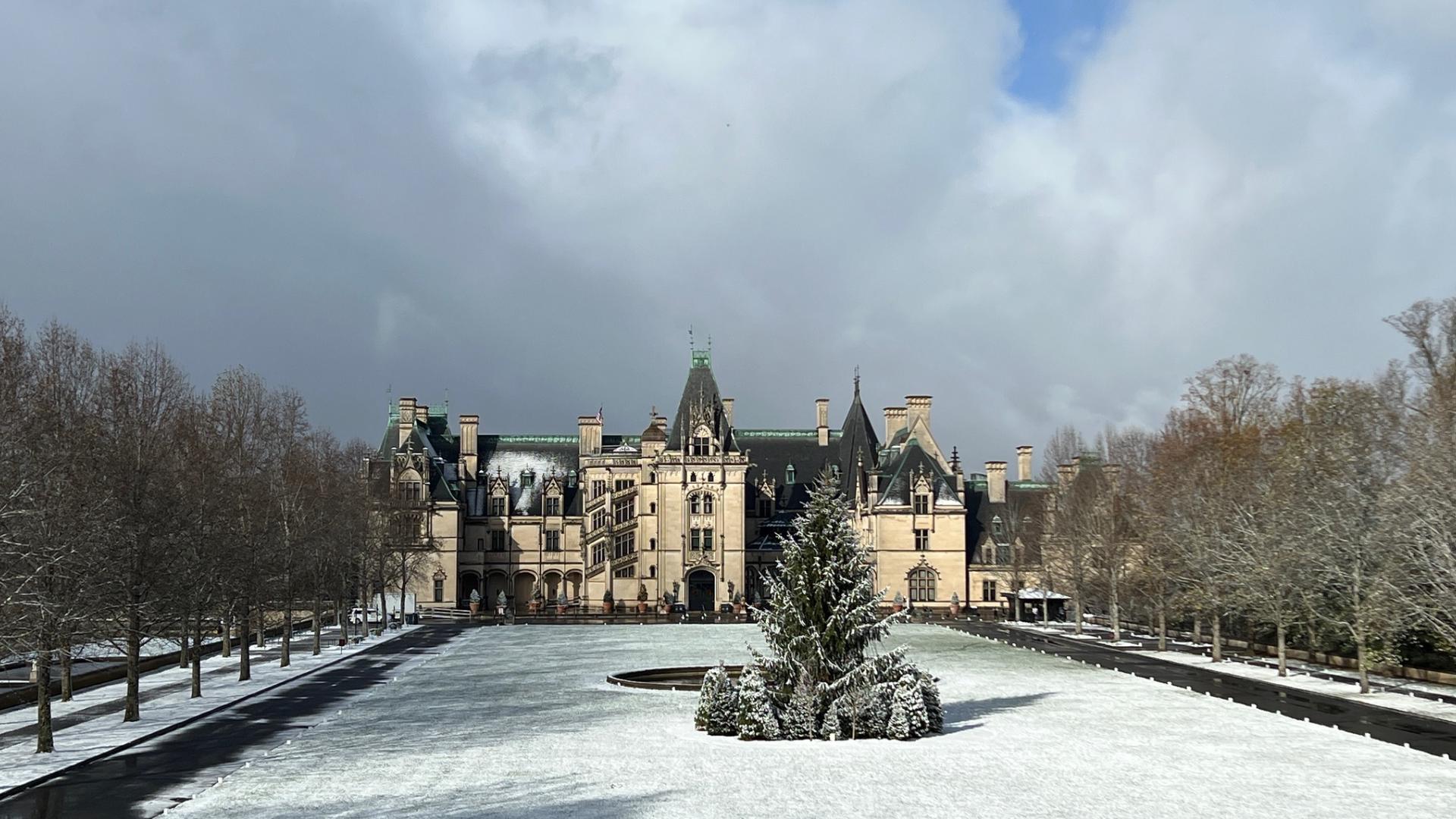 Biltmore gets first snow after decorating for Christmas | wcnc.com