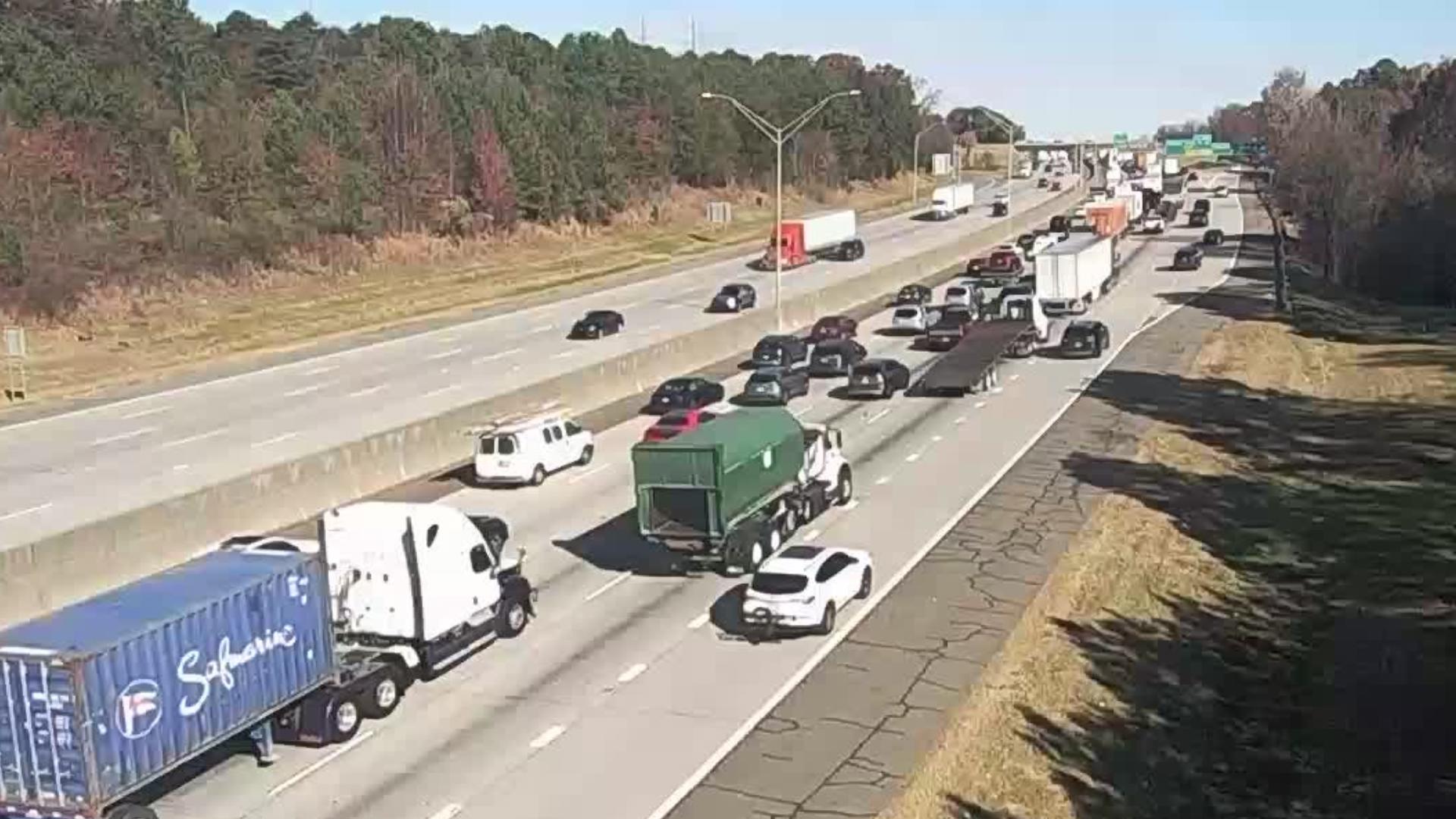 Crash causes delays on I-85 in northeast Charlotte | wcnc.com