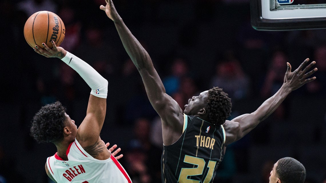 Rockets beat Hornets 112-109 | RECAP | wcnc.com