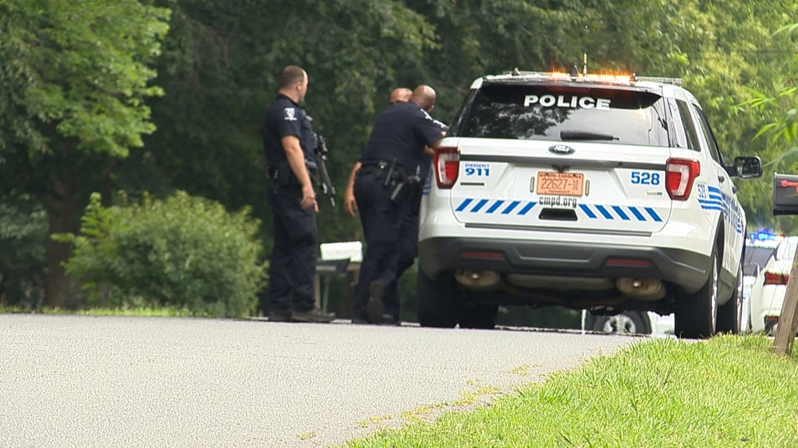 Suspect in custody after SWAT standoff in Charlotte | wcnc.com