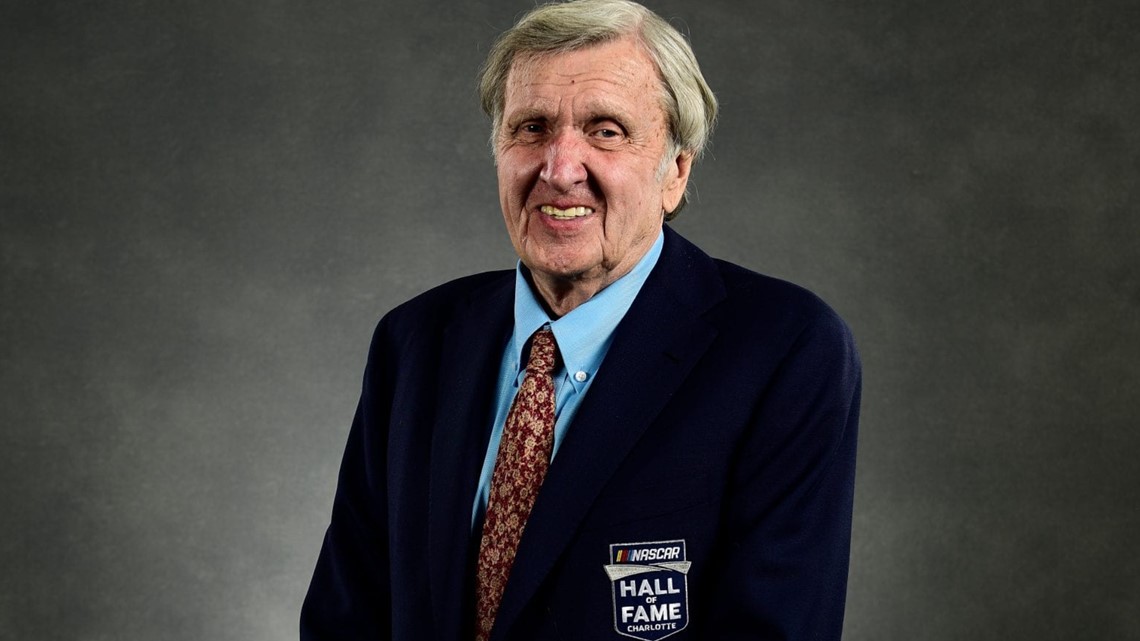 Legendary NASCAR racing announcer Ken Squier dies | wcnc.com