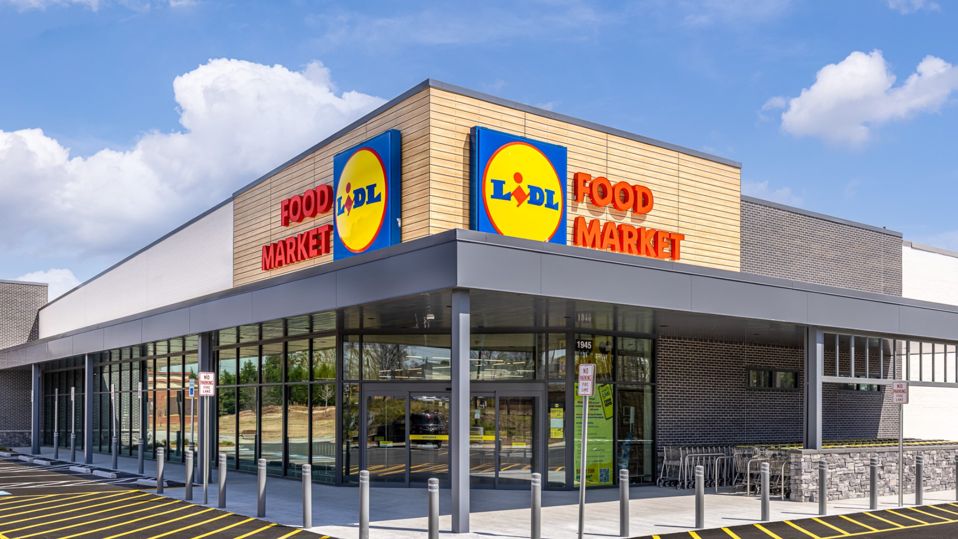 Lidl fights rising food costs with rotating fall price cuts. | wcnc.com