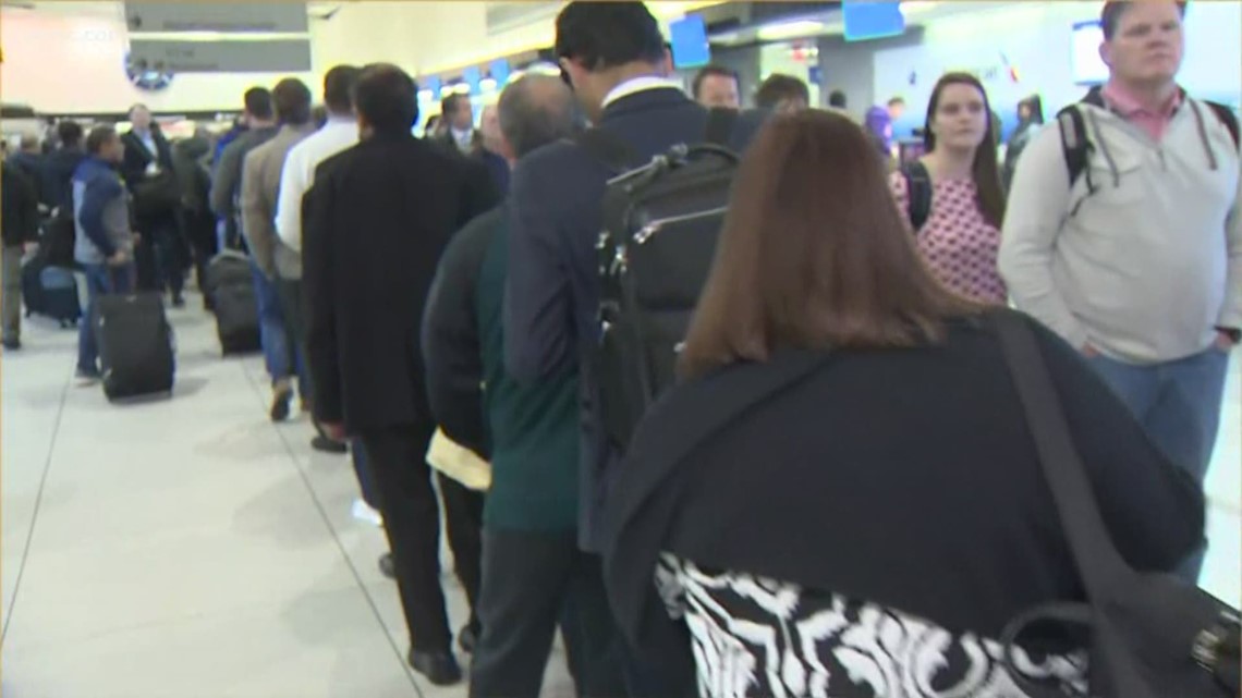 Long lines at Charlotte airport after TSA checkpoints briefly close ...
