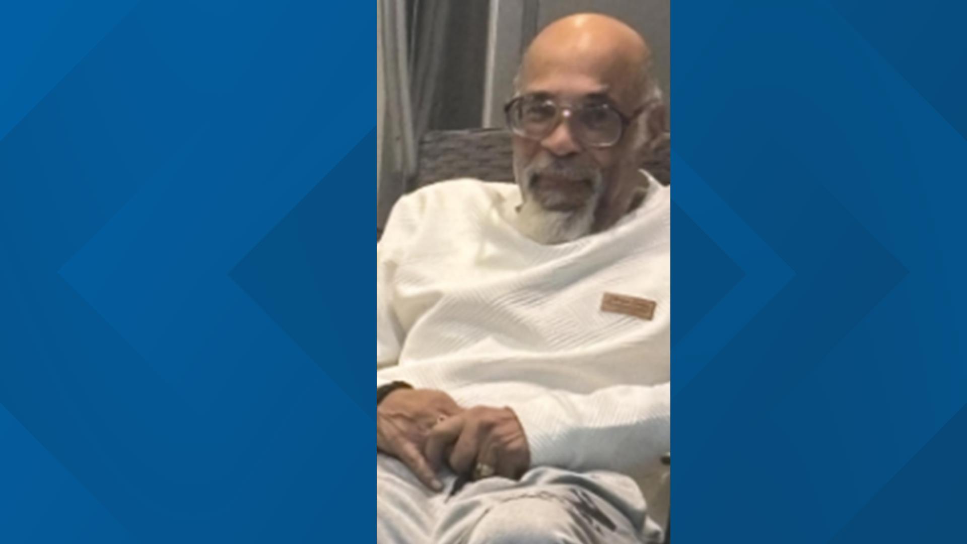 Randy Moss completes cancer treatment at Atrium Health | wcnc.com