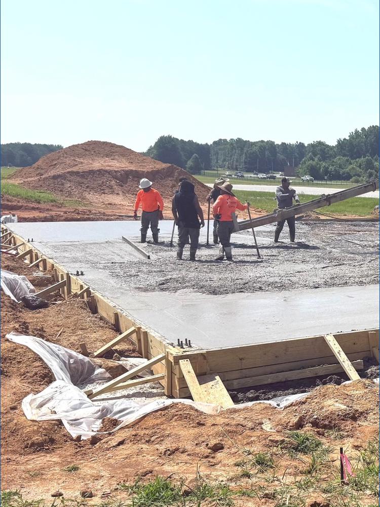 Gastonia airport builds new hangar amid construction plans | wcnc.com