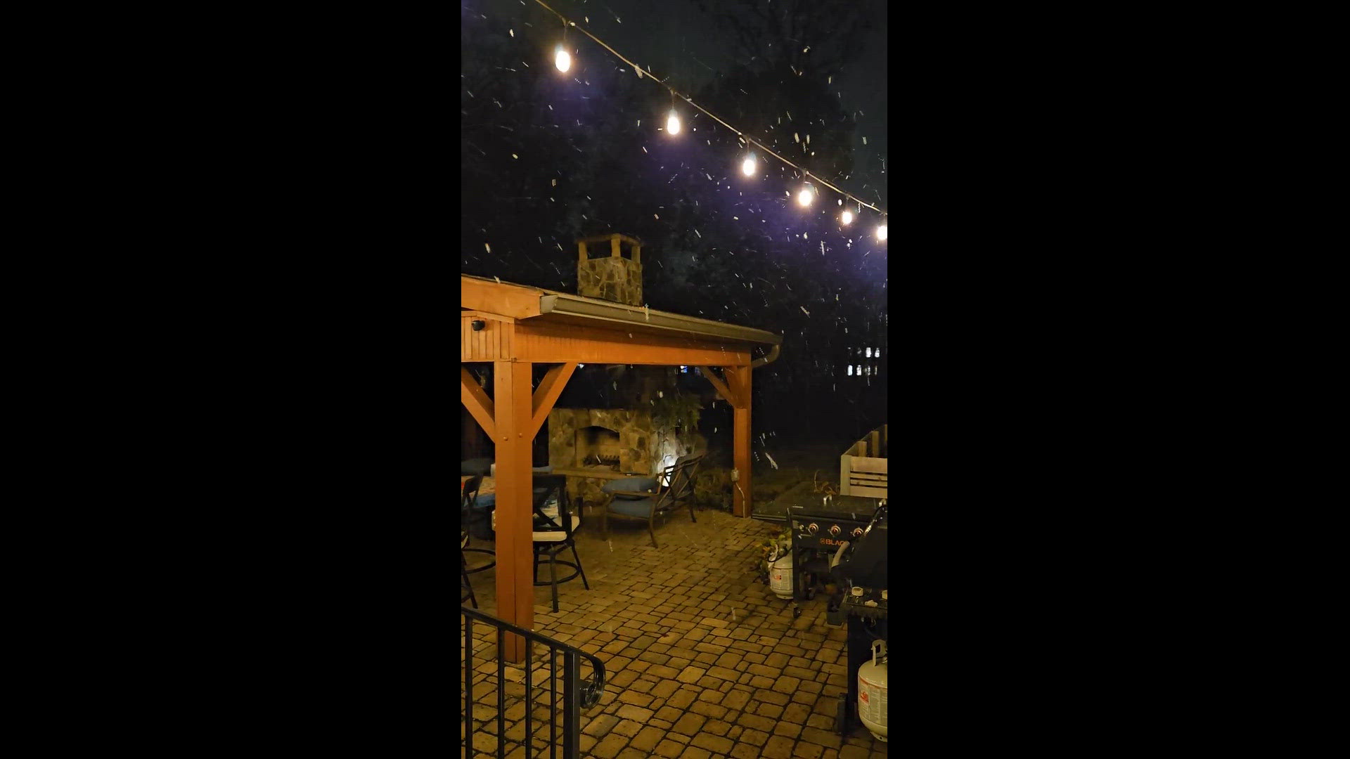Snow flurries fall across Charlotte during November Arctic blast | wcnc.com