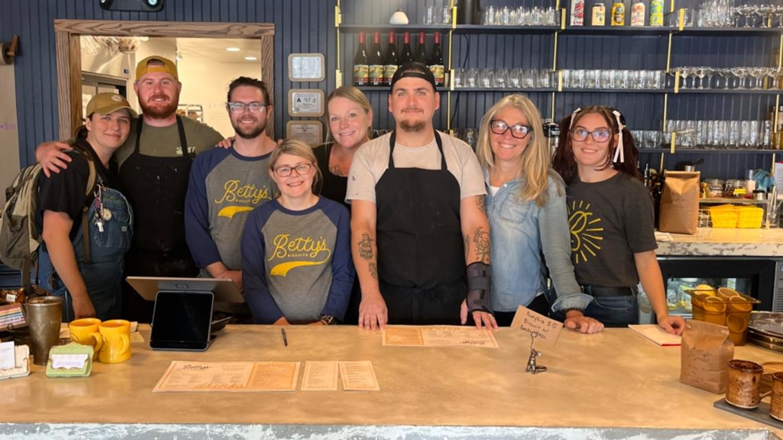 Boone restaurant delivers hot meals to community after Helene | wcnc.com