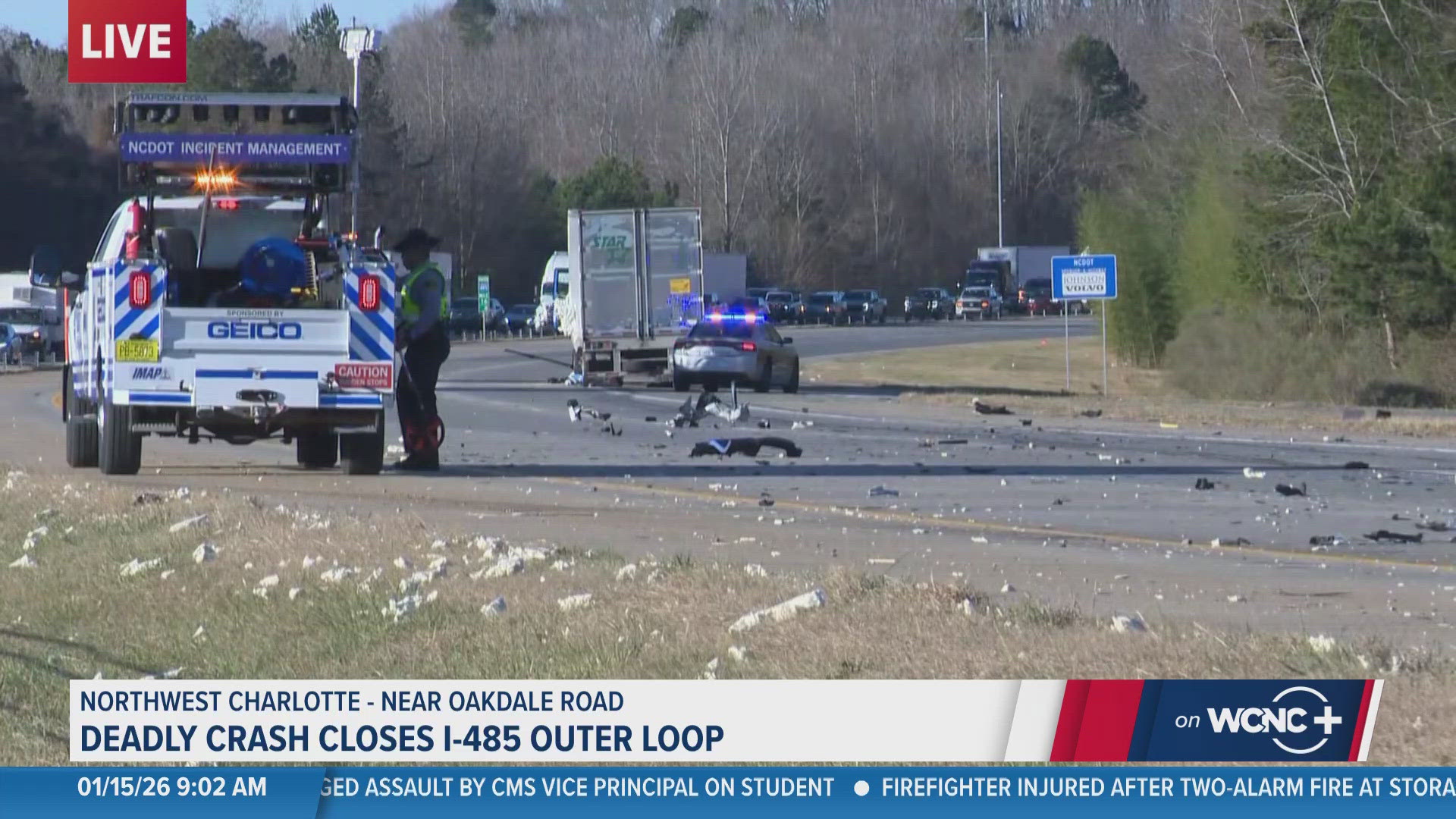 Crash blocks 2 lanes of I-77 in south Charlotte | wcnc.com