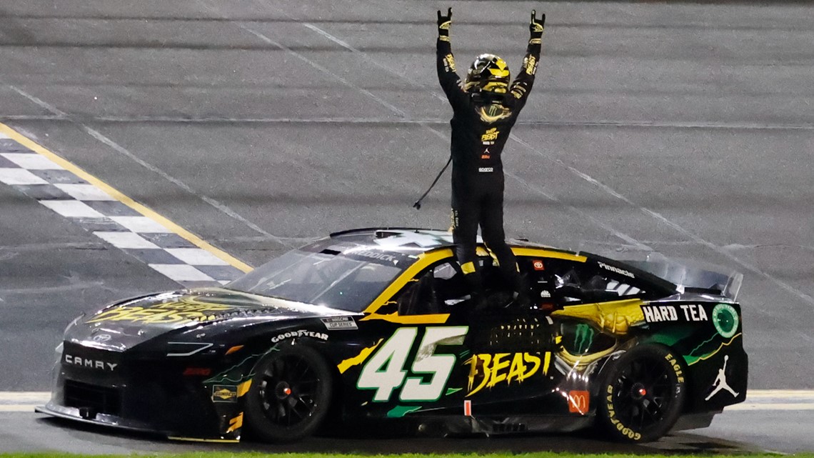 Reddick and Bell win Daytona duels, Jimmie Johnson makes the show ...
