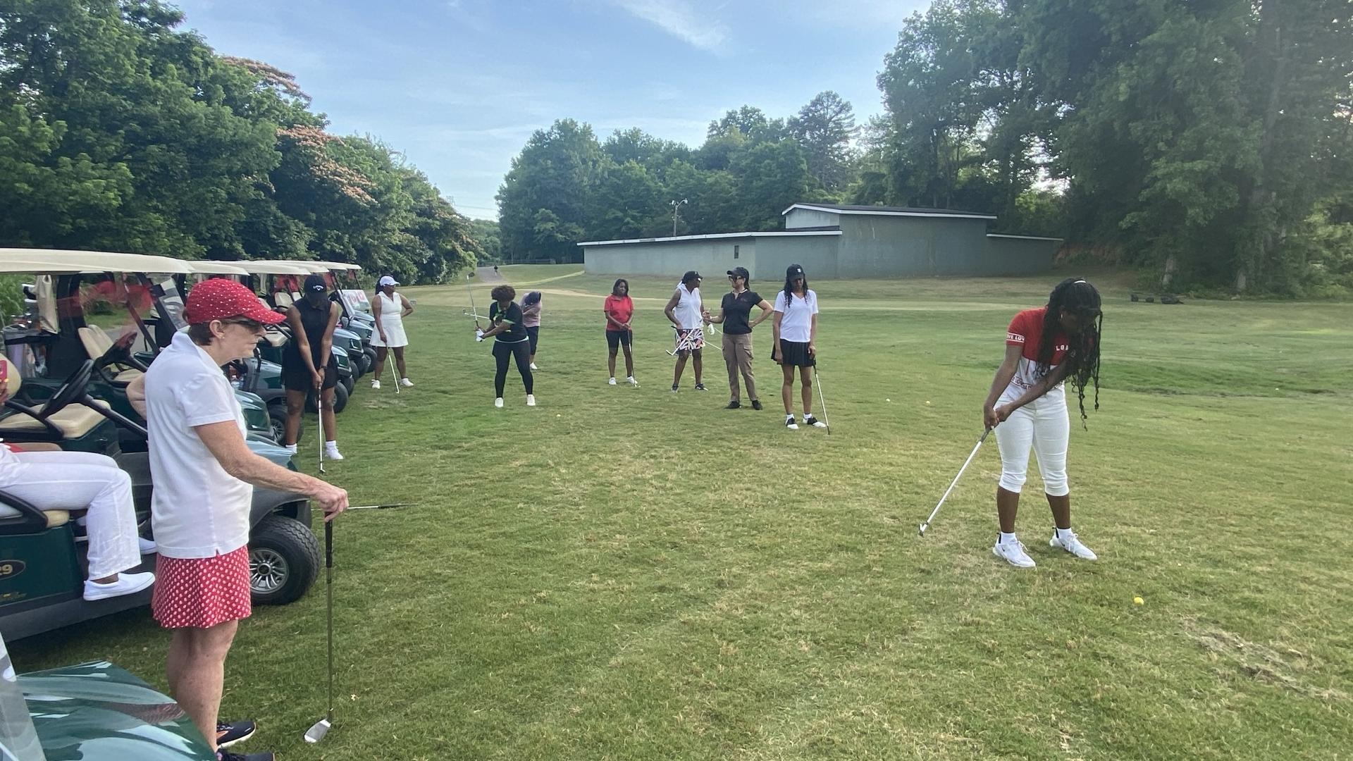 Charlotte golf initiative empowering and connecting women | wcnc.com