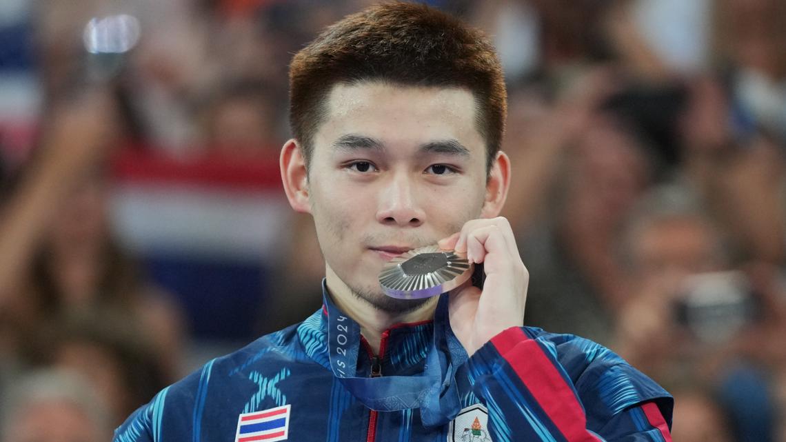 Thailand wins first Olympic badminton medal | Paris 2024 | wcnc.com