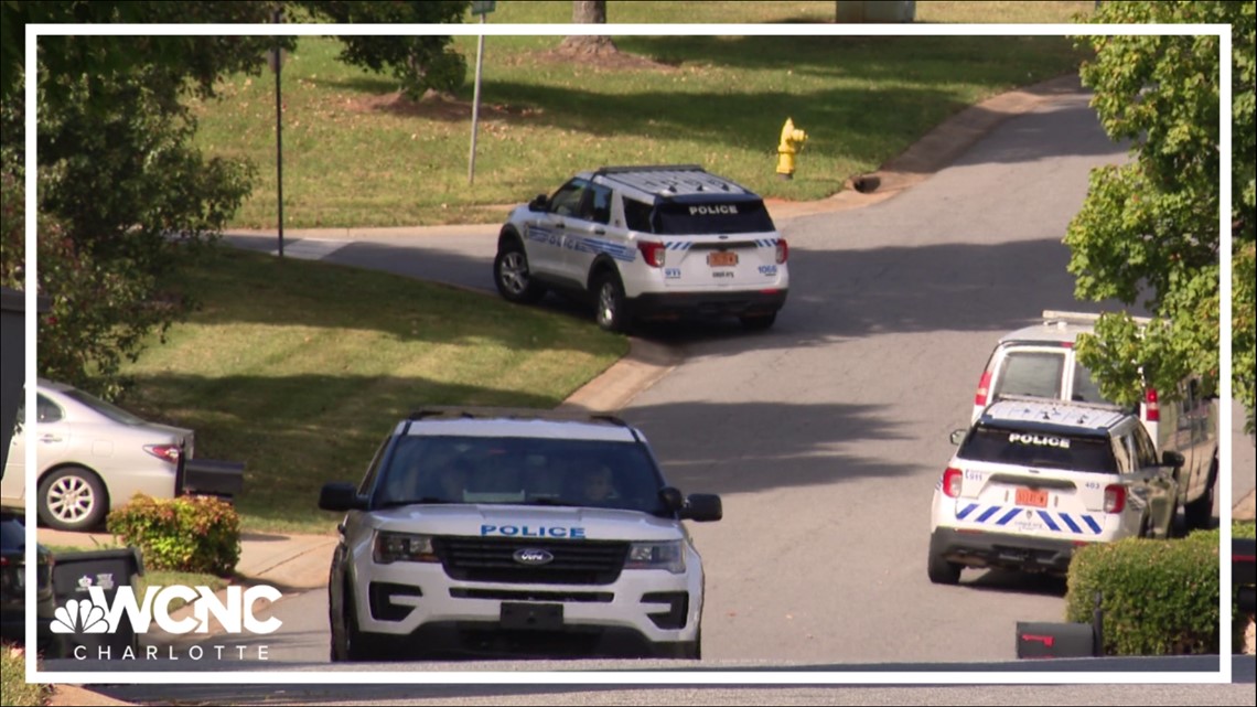 3 CMPD officers hurt trying to arrest suspect | wcnc.com