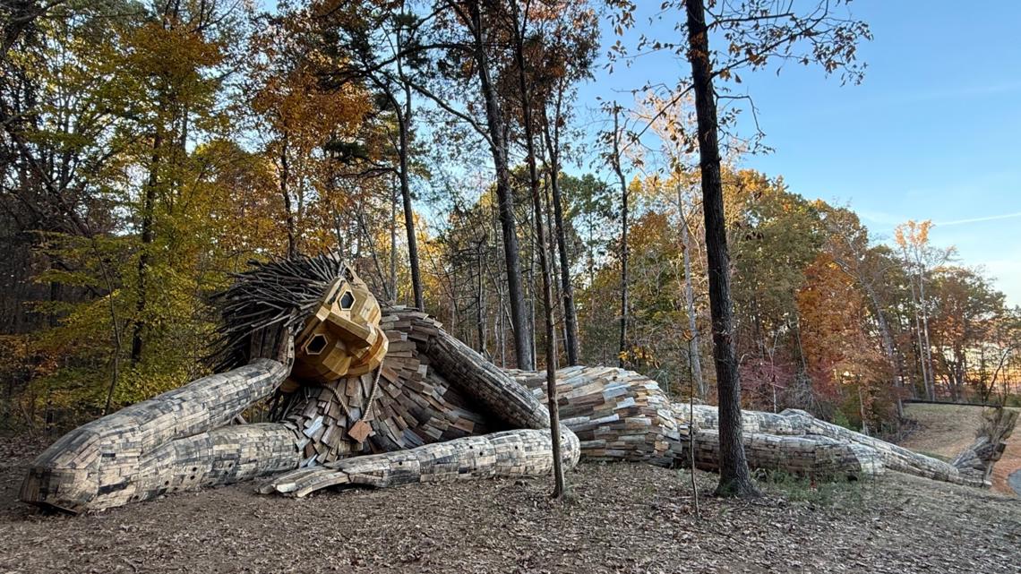 Meet 'Big Pete with the Big Feet' in the River District in west ...