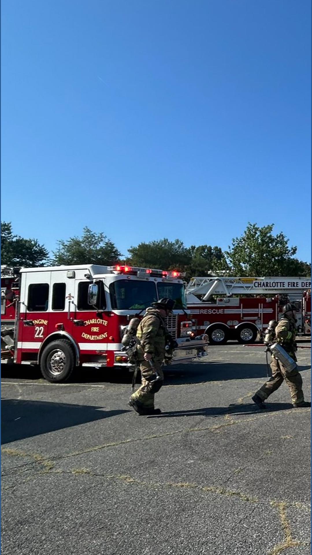 Smoke at Garinger High School draws large firefighter response | wcnc.com