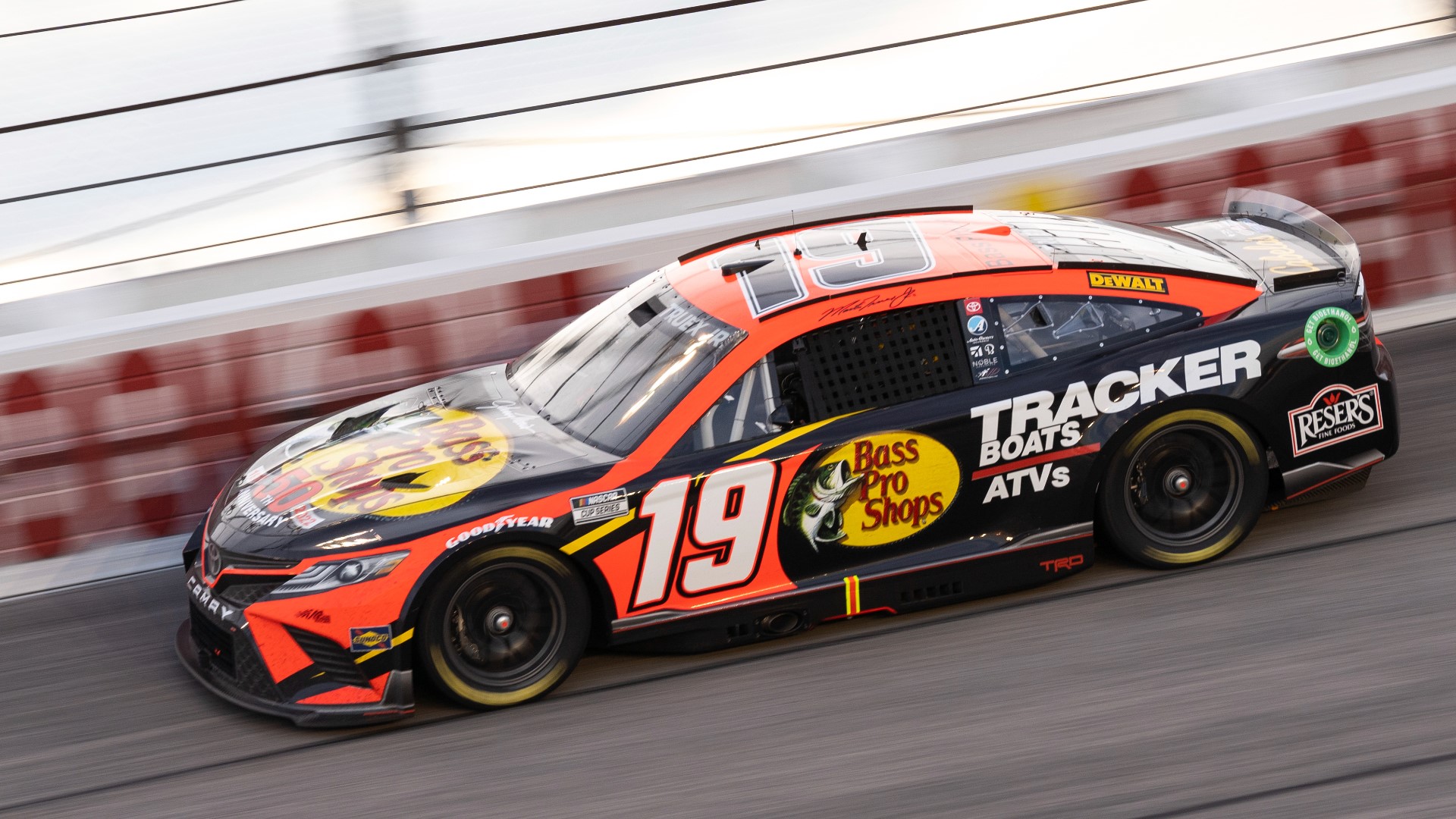 Erik Jones wins NASCAR race at Darlington | wcnc.com