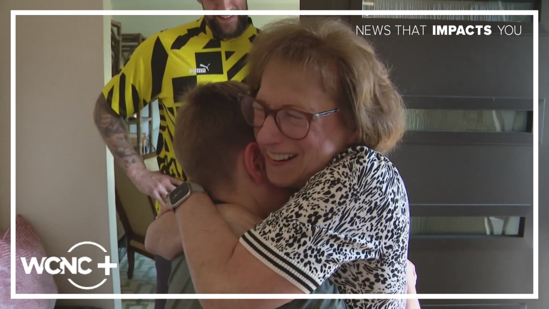 10-year-old finds precious wedding ring in Costco parking lot, returns ...