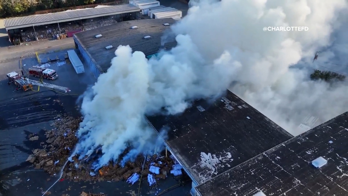 Multiple crews respond to 2-alarm fire in Charlotte, NC | wcnc.com