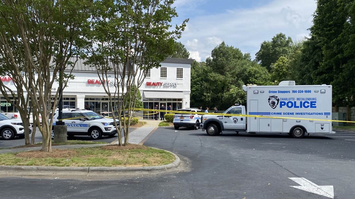 Shooting leaves one person dead in northwest Charlotte | wcnc.com