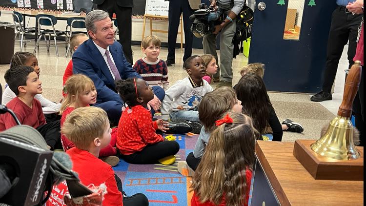 North Carolina Gov. Cooper visits Pinewood Elementary School | wcnc.com