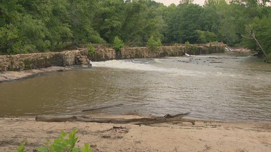 What's floating in the South Fork Catawba River? Cow manure | wcnc.com