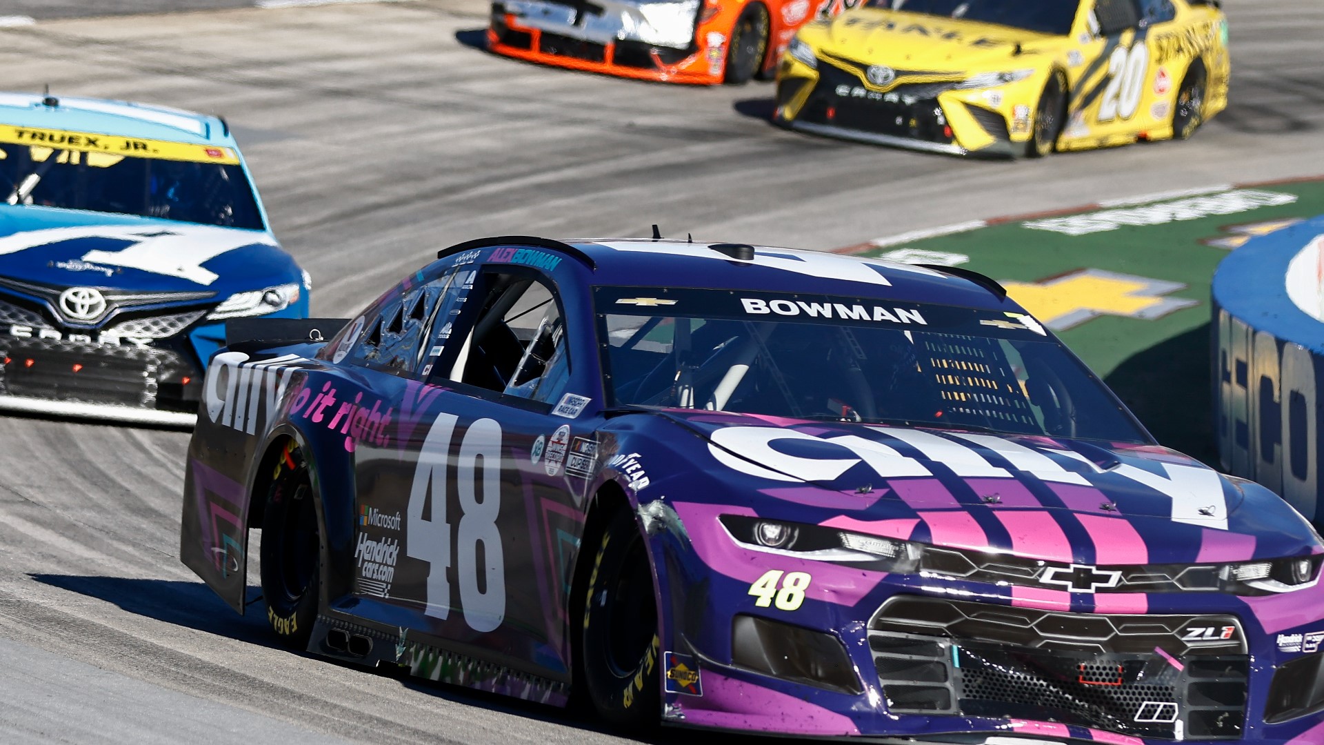 Alex Bowman teaches kids about financial literacy | wcnc.com