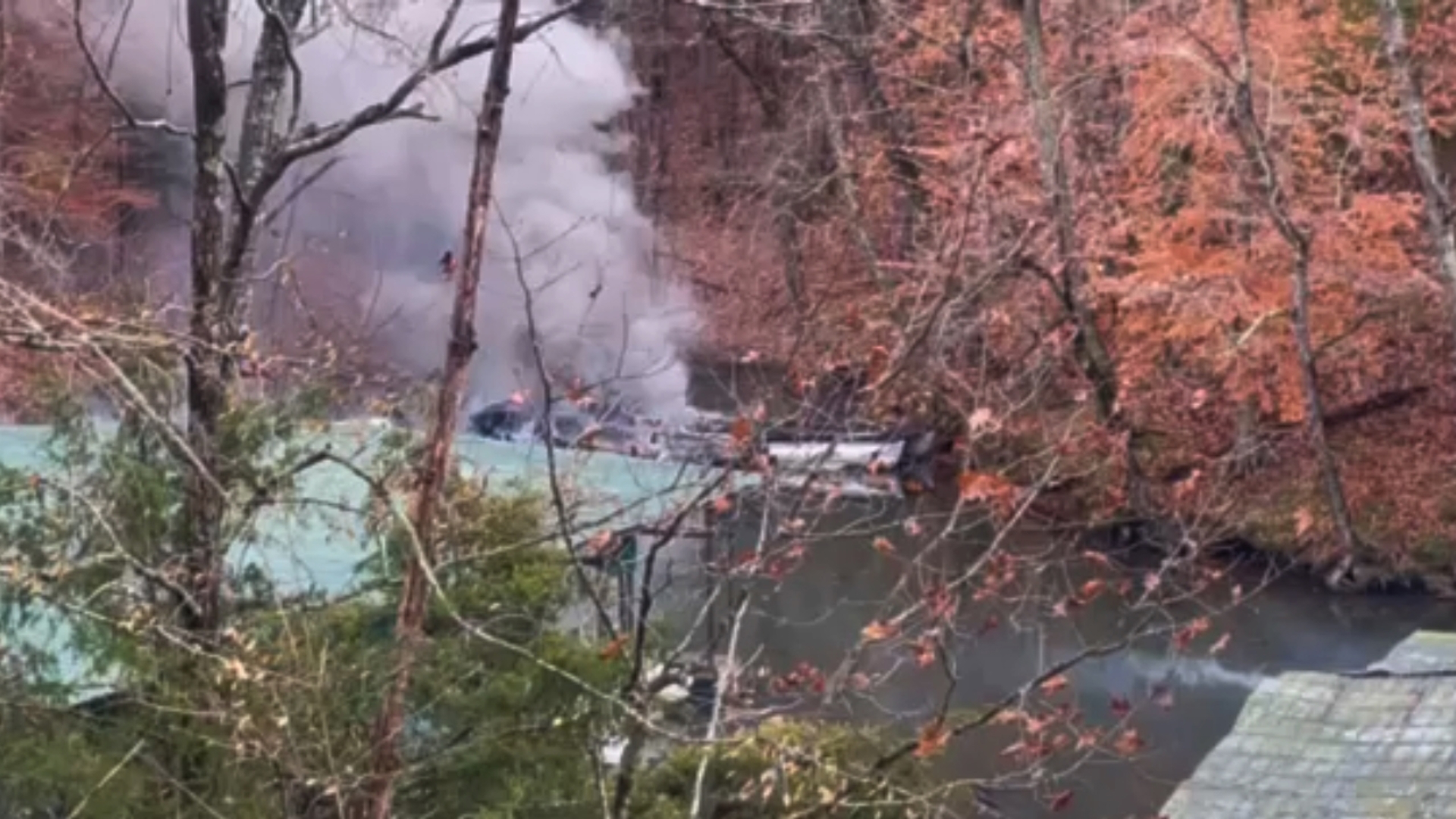 Smoke from Lake Wylie marina fire carried over Charlotte | wcnc.com