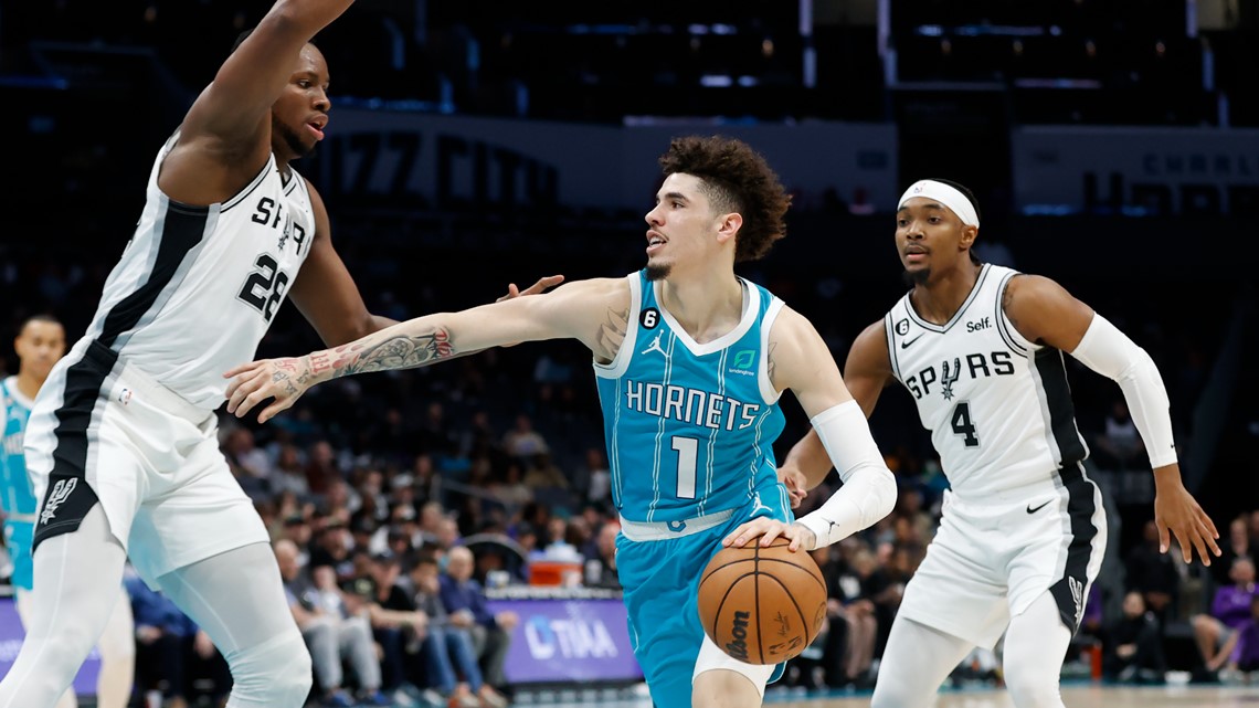 LaMelo, Hornets hand Spurs 14th straight loss | NBA scores | wcnc.com