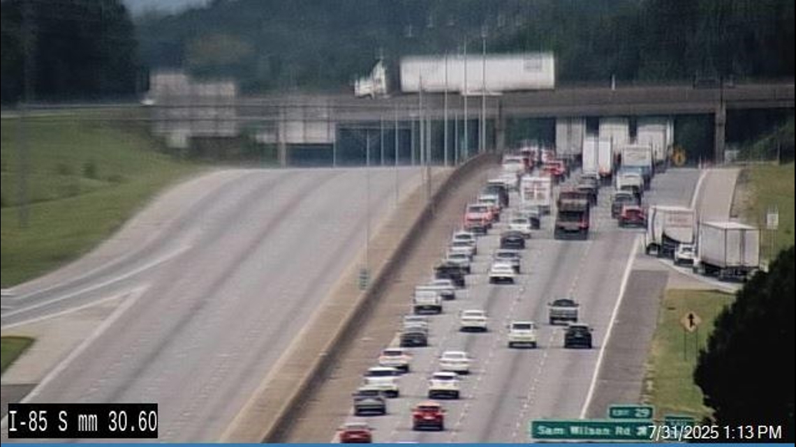 Northbound I-85 closed in west Charlotte due to crash | wcnc.com