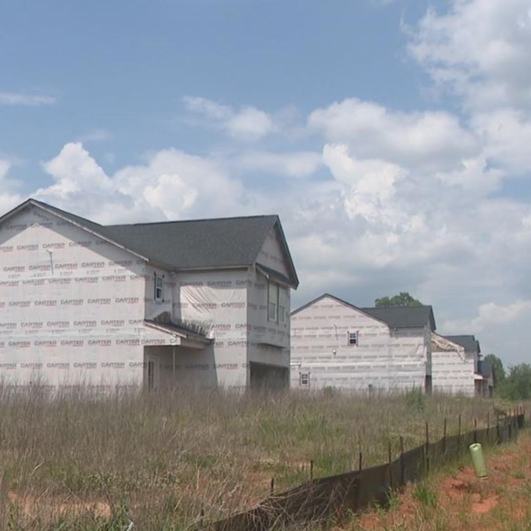 Mooresville homeowners frustrated by unfinished construction, safety ...