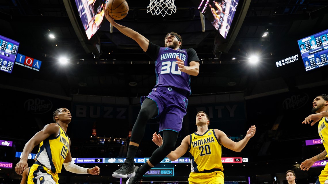 Seth Curry re-signs with hometown Hornets | wcnc.com