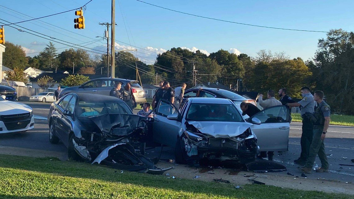 CMPD vehicle pursuit ends in Gaston County crash | wcnc.com