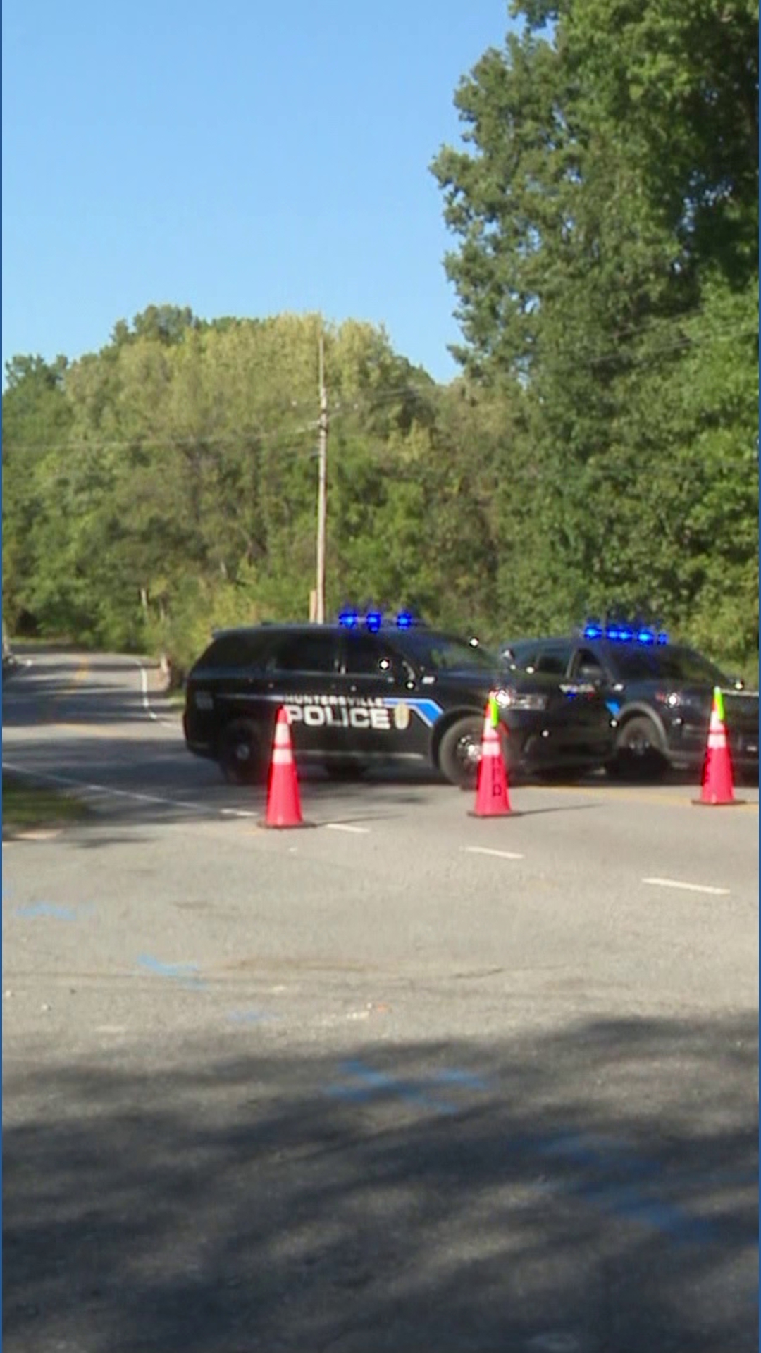 Deadly crash shuts down Beatties Ford Road in Huntersville | wcnc.com
