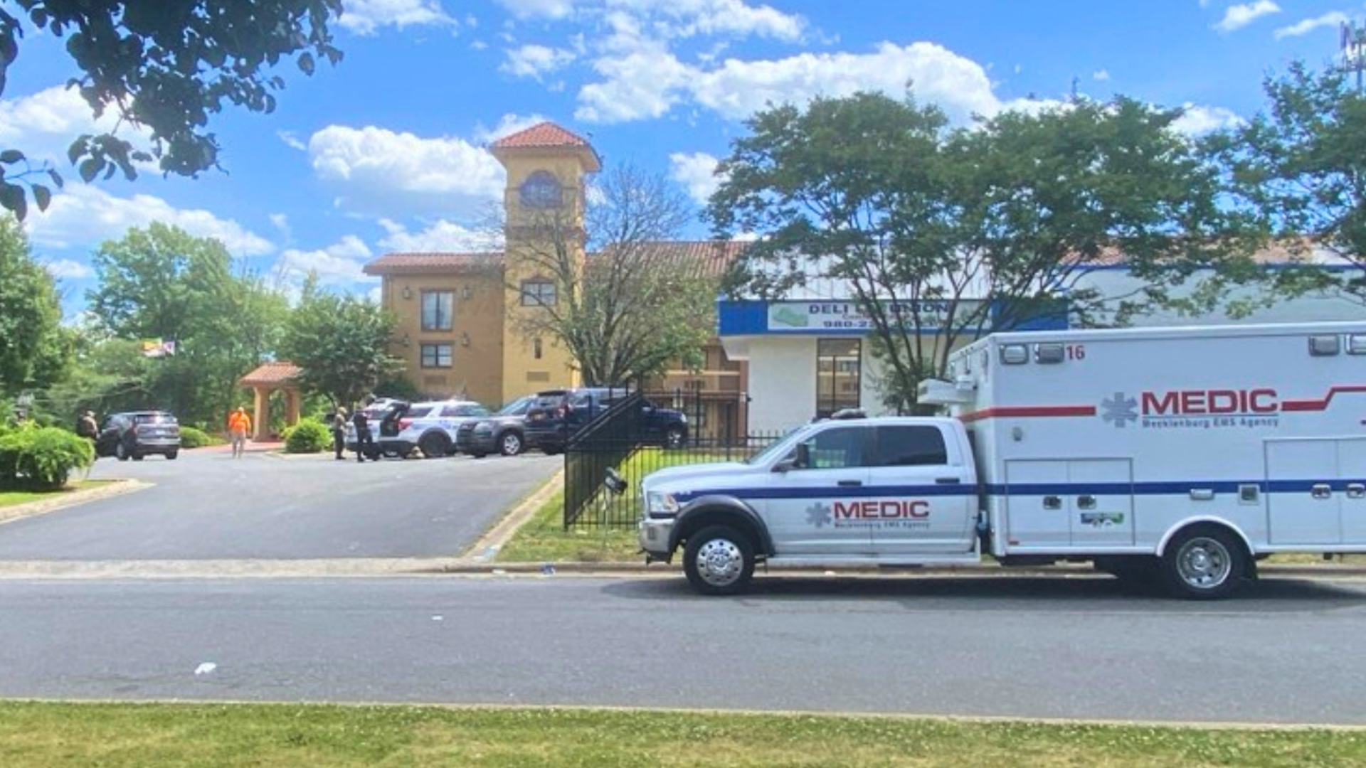 Police investigate near Nations Ford Road after homicide | wcnc.com