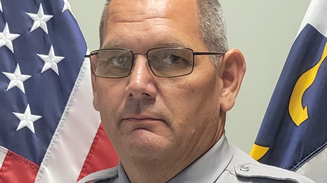 Harnett County deputy killed in head-on crash with 18-wheeler | wcnc.com