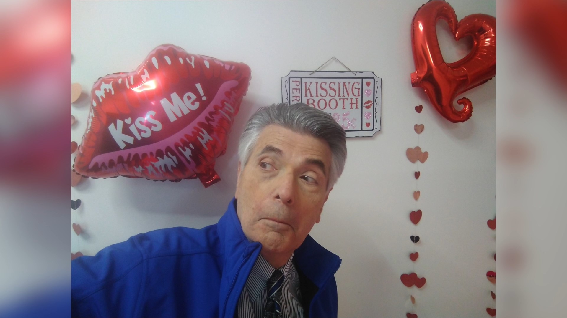 Larry Sprinkle visits Charlotte selfie museum | wcnc.com