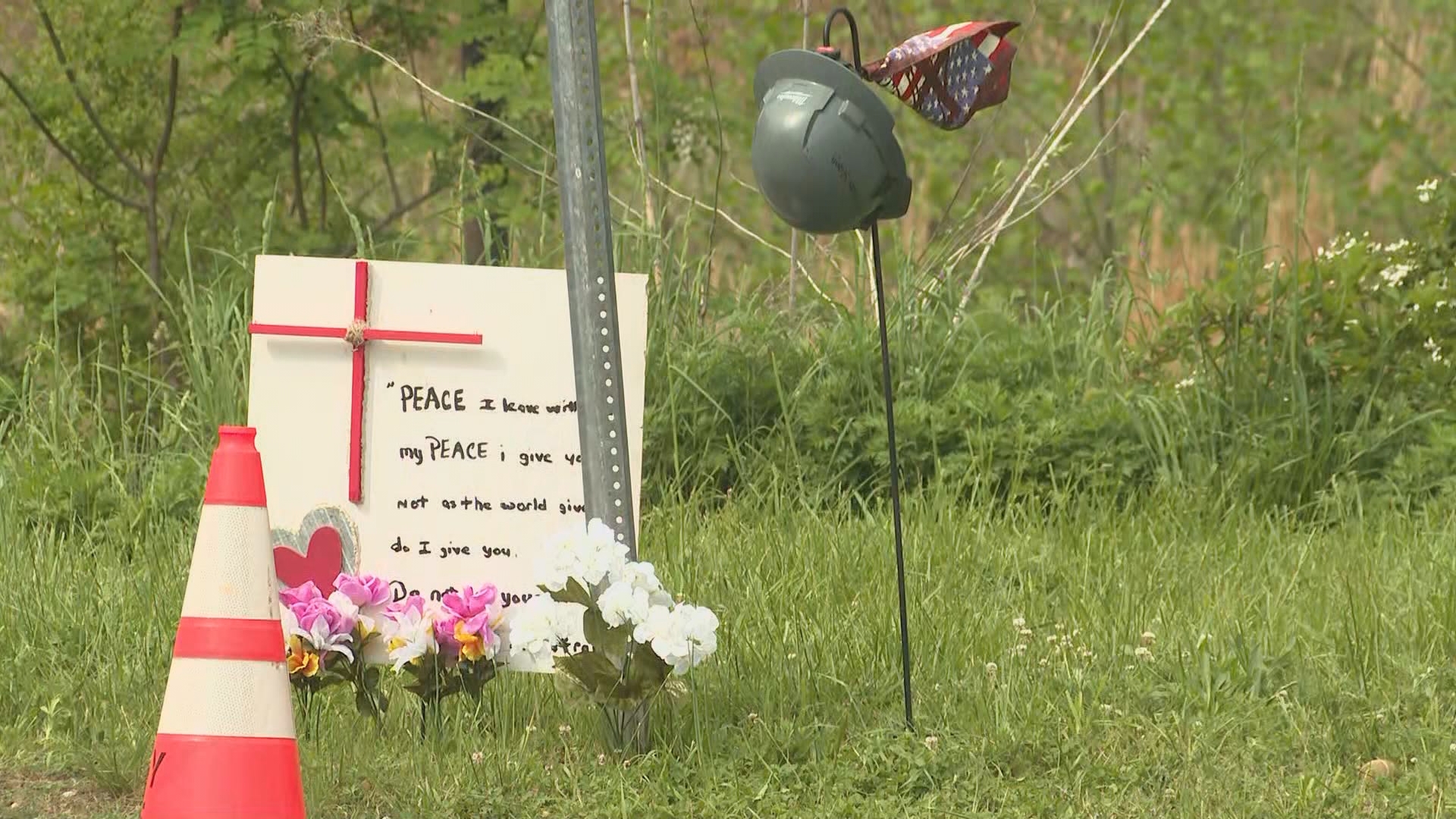 Memorial grows in Eden following deadly crash | wcnc.com