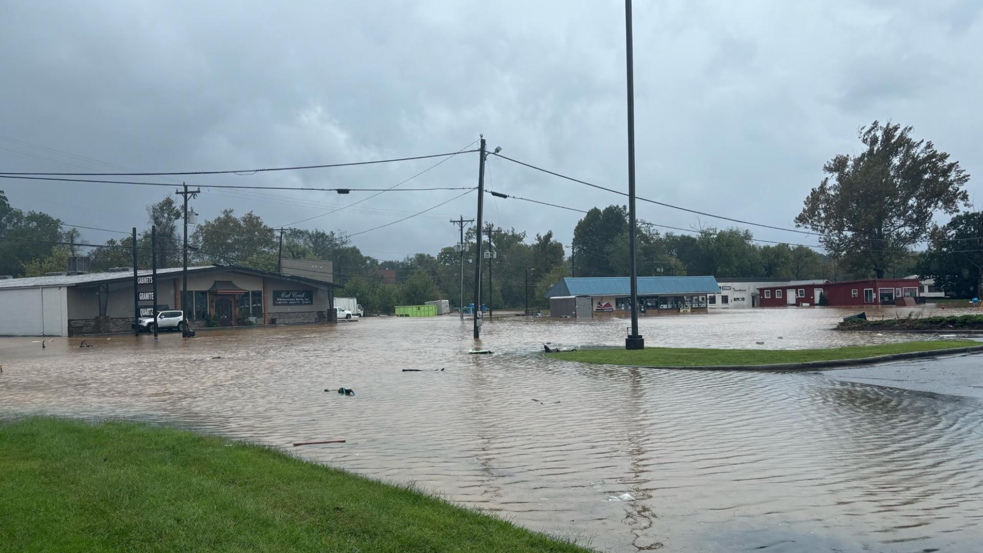 Hurricane Helene passes through the Carolinas | Live Updates | wcnc.com