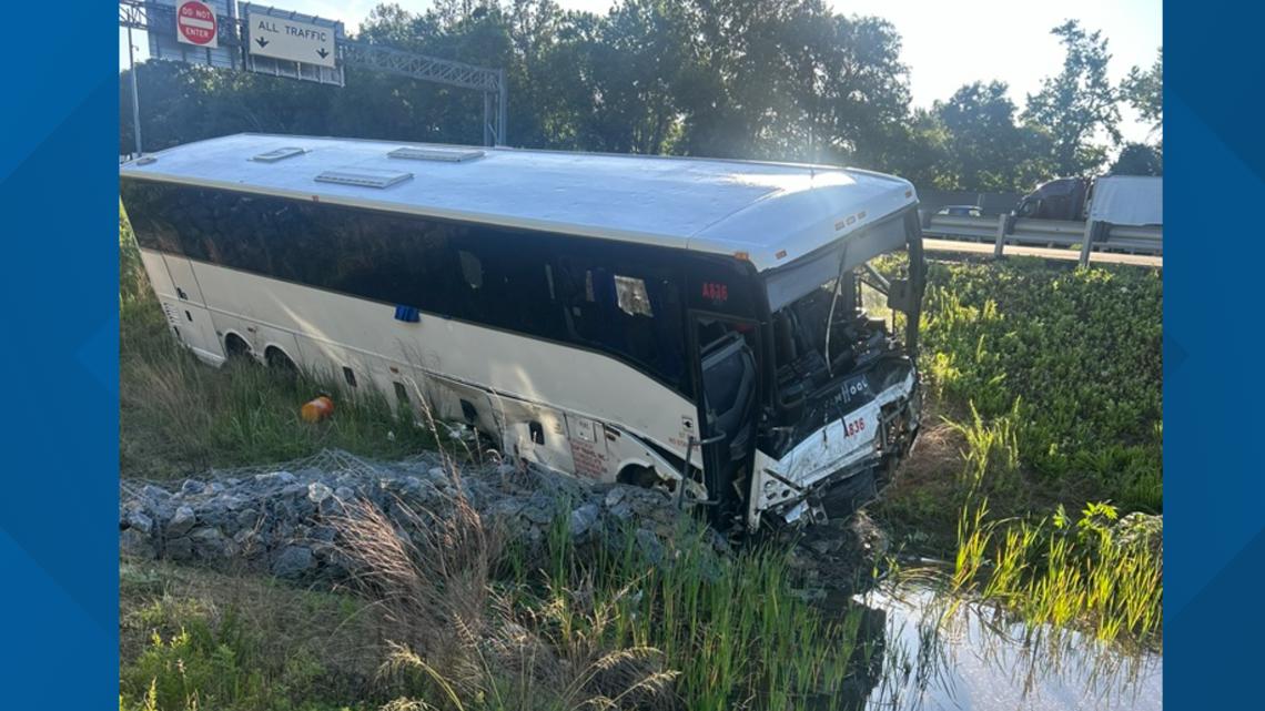 I-95 bus crash kills 5, injures 34 | wcnc.com