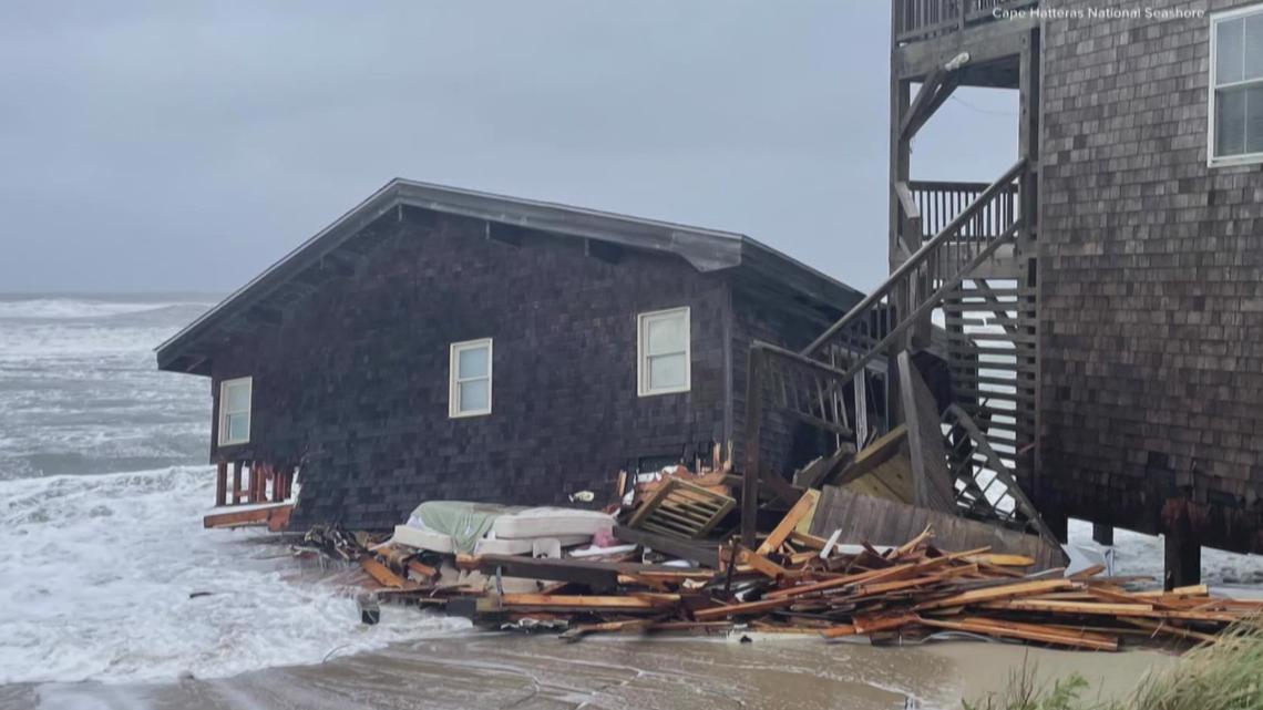 Cleanup to begin after Outer Banks homes collapse into the ocean | wcnc.com